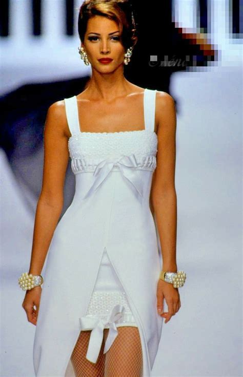 Pin Su Photoshoot Moda Donna Belle Donne Moda