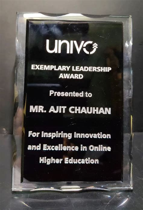 Rectangular Shaped Crystals At ₹ 1275piece Crystal Engraved Craft In