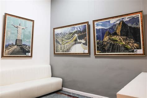 Фото Соёлын яамны үзэсгэлэнгийн танхимд уран хатгамлын үзэсгэлэн