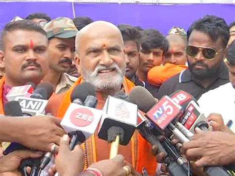 Pramod Muthalik Threatens To Install Ganesh Idol At Masjid Hubballi Muslim Leaders Demand His