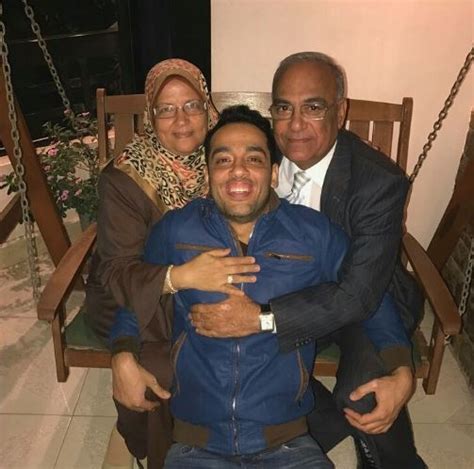 رامى جمال يهنئ والدته بمناسبة عيد الأم كل سنة وانتي حبيبتي