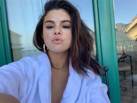Selena Gomez Selfies Rselenagomezlust