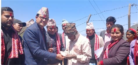 डोटीका तीन अशक्तले घरमै पाए नागरिकता