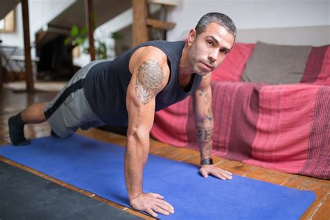 7 Proven Steps To Mastering 100 Push Ups In A Row