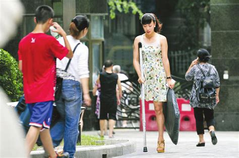 One Legged Women With High Heel Goes Viral On Internet People S Daily Online