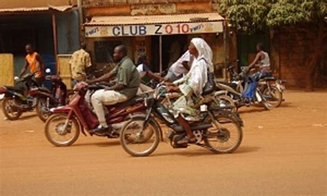 Burkina Les militaires interdits de fréquenter les kiosques PMUB et
