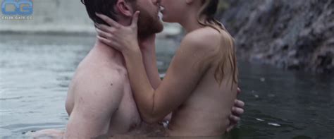 Maika Monroe Nude Pictures Photos Playboy Naked Topless Fappening