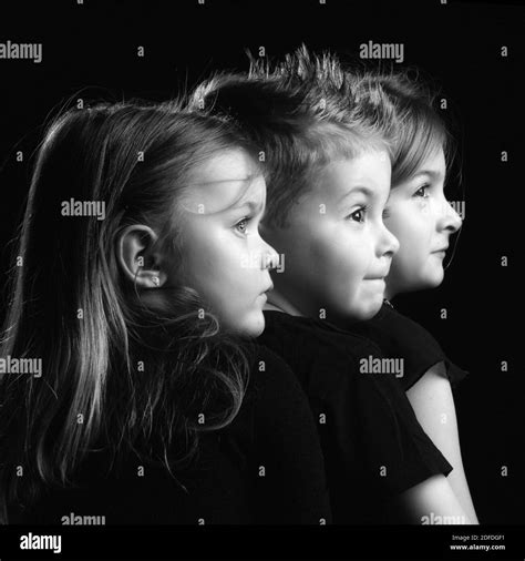Bruder Und Schwester Profilfoto Fotos Und Bildmaterial In Hoher