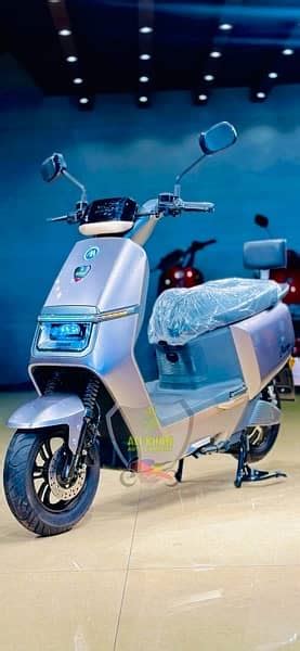 Ramza Scooty Scooter A700 F507 M8 G7 P11 King Scooty Male Female Girls