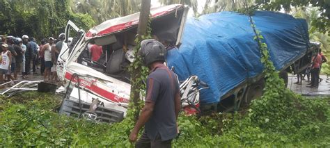 අද ඉරට්ටකුලම ප්‍රදේශයේදී සිදු වුණ දරුණු රිය අනතුර Sri Lanka