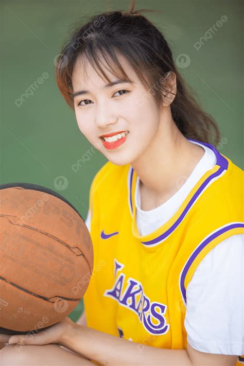 Beautiful Girls Playing Sports Games Fresh Photography Pictures With