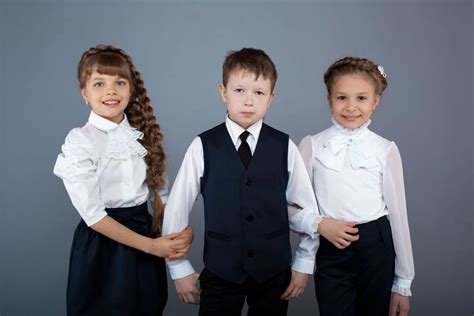 УХОДИМ ОТ БАЛАХОНОВ. Госстандарт на школьную форму введут в России в ...