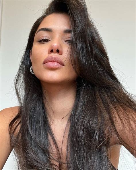 Picture Of Rayanne Bitancourt