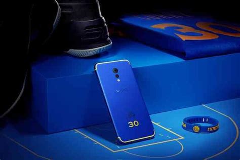 教練我要打球！xplay6庫里定製版來襲，外觀更熱血 每日頭條