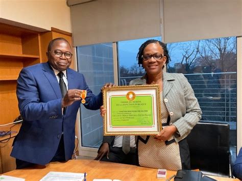 Une Nouvelle Distinction Pour Mme Vanié Conseiller à Lambassade De