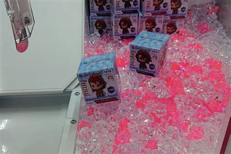 クレーンゲームの攻略例35 三本爪：かなり小さい景品、シールドを超えられるか？