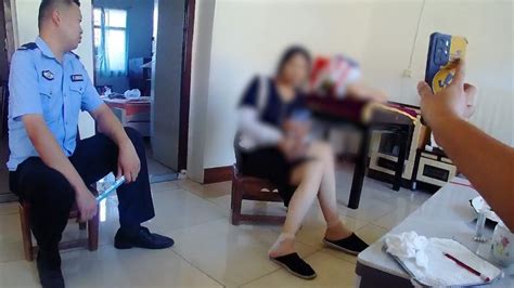 女子网恋“军官”欲给对方转账10万元，银行求助民警成功劝阻七环视频澎湃新闻 The Paper