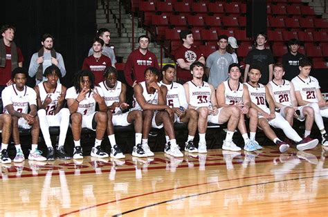 Umass Mens Basketball Aims To Bounce Back After Challenging End To