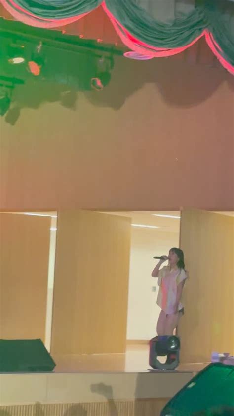 這不是青春什麼才是青春？ 她都42了還可以跳出這樣 你們還在當沙發馬鈴薯