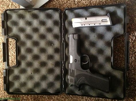 Pistols Smith And Wesson Model 411 40cal