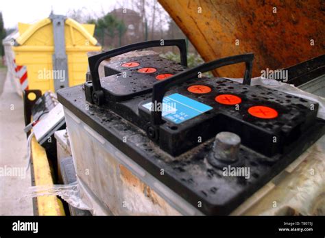 Electric Car Battery Disposal Hi Res Stock Photography And Images Alamy