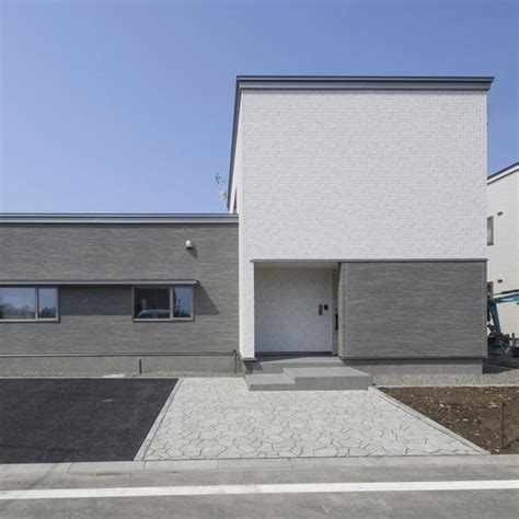 木目が美しいクール系ナチュラルのお家【恵庭市】｜住研ハウスの施工ギャラリー｜新築・注文住宅は住研ハウス｜苫小牧・千歳・恵庭・札幌でデザイン