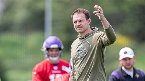 Vikings News Min Works Out Rookie Qb Reece Undinski