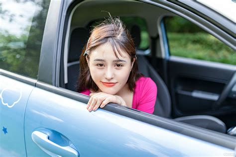 【大图】欧拉r1与美女的故事 明星车模美女图库太平洋汽车网