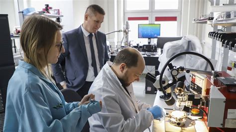 Naukowcy WAT rozwijają nowoczesne technologie półprzewodnikowe Wydział Nowych Technologii i Chemii