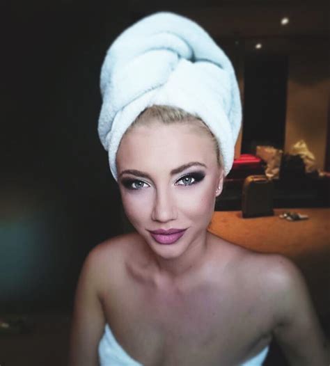 Бояна Генова Малкото коте на Валери Божинов Стефания от ”София ден и нощ” Лайф Dir Bg