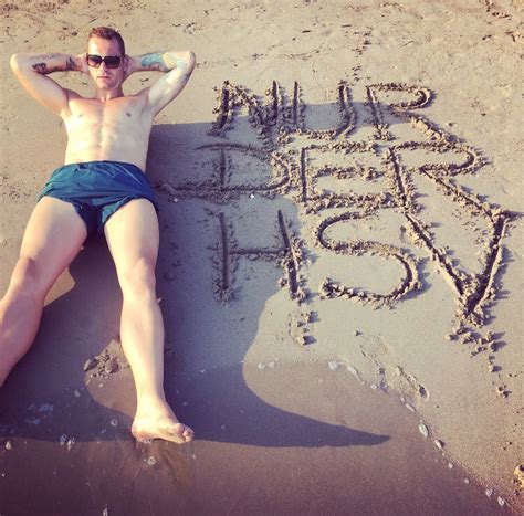 Liebesbotschaft In Den Sand Geschrieben