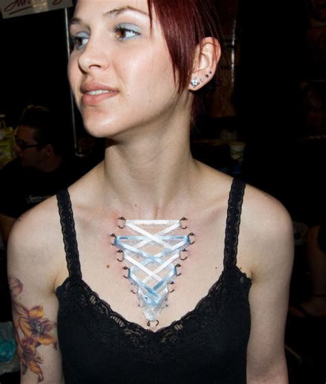 Girls Who Love Extreme Body Modifications 20 Pics