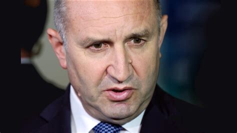 Продължават консултациите при Румен Радев