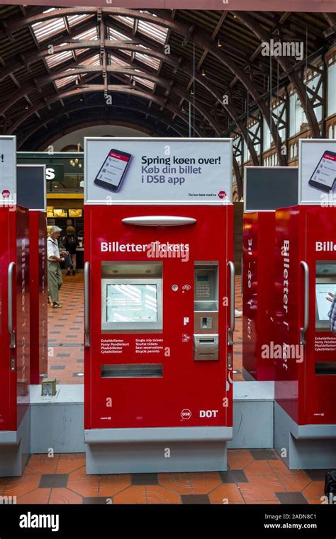 Fahrkartenautomat Hauptbahnhof Fotos Und Bildmaterial In Hoher