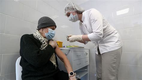 Russia Begins Distributing Its Sputnik V Coronavirus Vaccine In Moscow