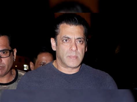 Video Visibly Angry Salman Khan Snatches Fans Phone For Clicking
