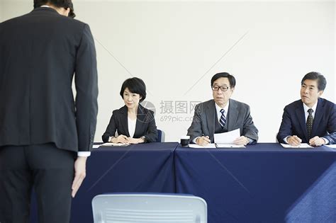 高等企业面试的面试官和面试者高清图片下载 正版图片502162496 摄图网