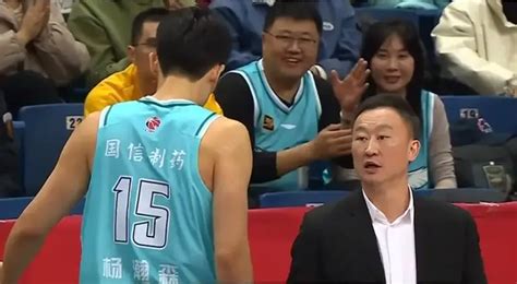 杨瀚森2010打爆2米26中锋学长，王睿泽17分，詹姆斯空砍3513