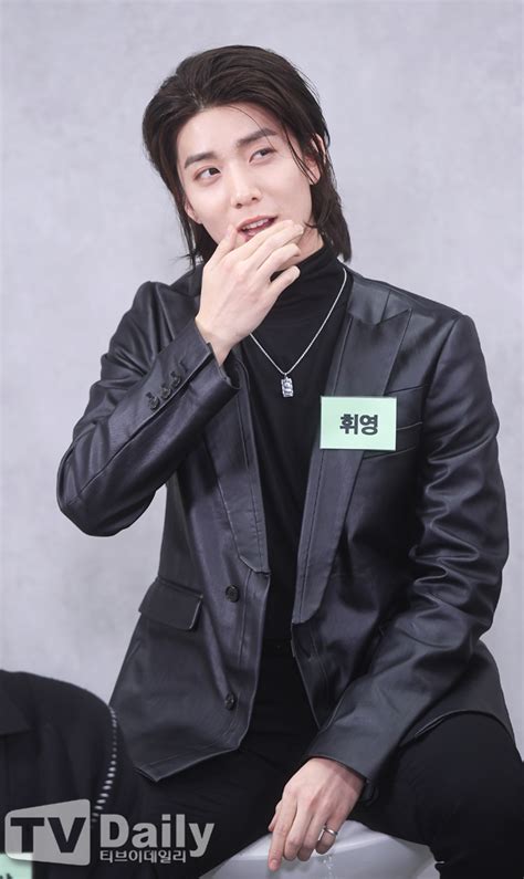 Td포토 Sf9 휘영 섹시한 입술 닦기