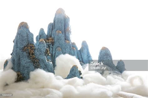 인공 마이크로 모델 장가계 동화 나라 같은 산과 구름 바다 면화 질감 효과 풍경을 느꼈다 구름에 대한 스톡 사진 및 기타 이미지