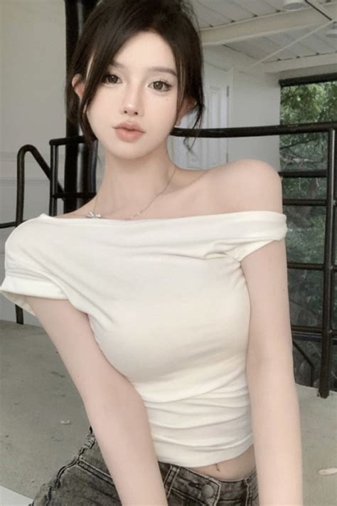 핑크프릴 앤시 오프숄더 반팔 슬리밍 티셔츠