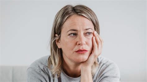 Jozefína 46 Můj Snoubenec Má Kouli Na Noze Jeho Sestra Je Hodně Otravná A Pořád Ho Jen Využívá