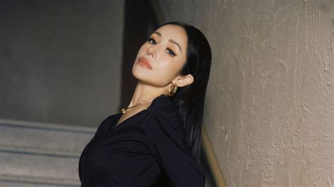 Warner Music China Signs R B Star Elva Hsiao
