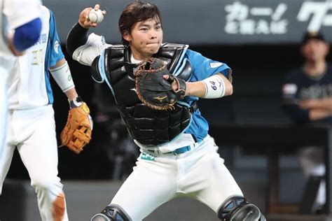 田村藤夫、高橋信二、鶴岡慎也、そして田宮裕涼――日本ハムに脈々と受け継がれる「ドラフト下位指名から正捕手」の系譜＜slugger＞ The