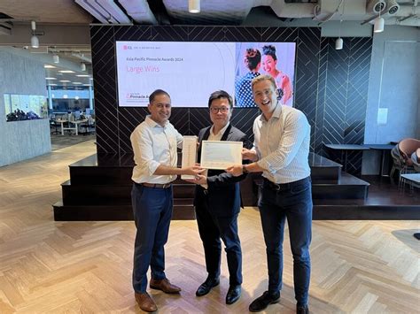 Jll Jllhk Pinnacleawards Pam Ola Capitalmarkets Jll Greater China