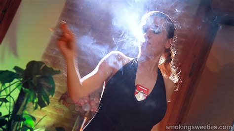 Franchezca Smoking 8 100s Smokingsweeties