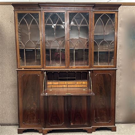 Lot 088 Antique 18th C Mahogany Breakfront In 2 Parts Upper Part With