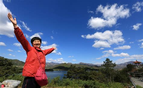 中国大妈拍照姿势大赏确认过眼神 是我妈本人 手机新浪网