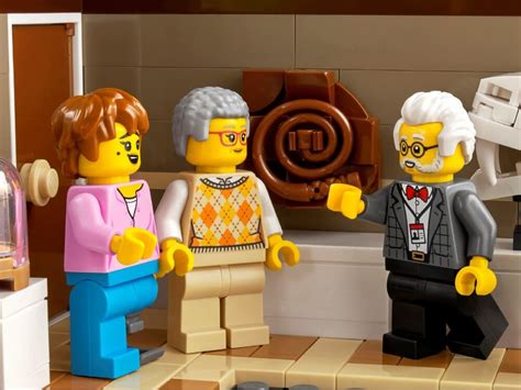 LEGO EXPERT 10326 Музей естественной истории | playzone.com.ua