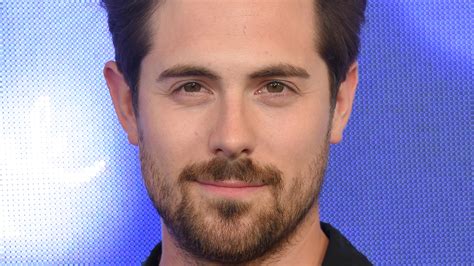 The Monumental Way Hallmark Stars Chris Mcnally And Julie Gonzalo